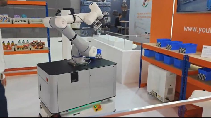 WHAT CHALLENGES DOES THE IMPLEMENTATION OF COLLABORATIVE ROBOTS FACE ...