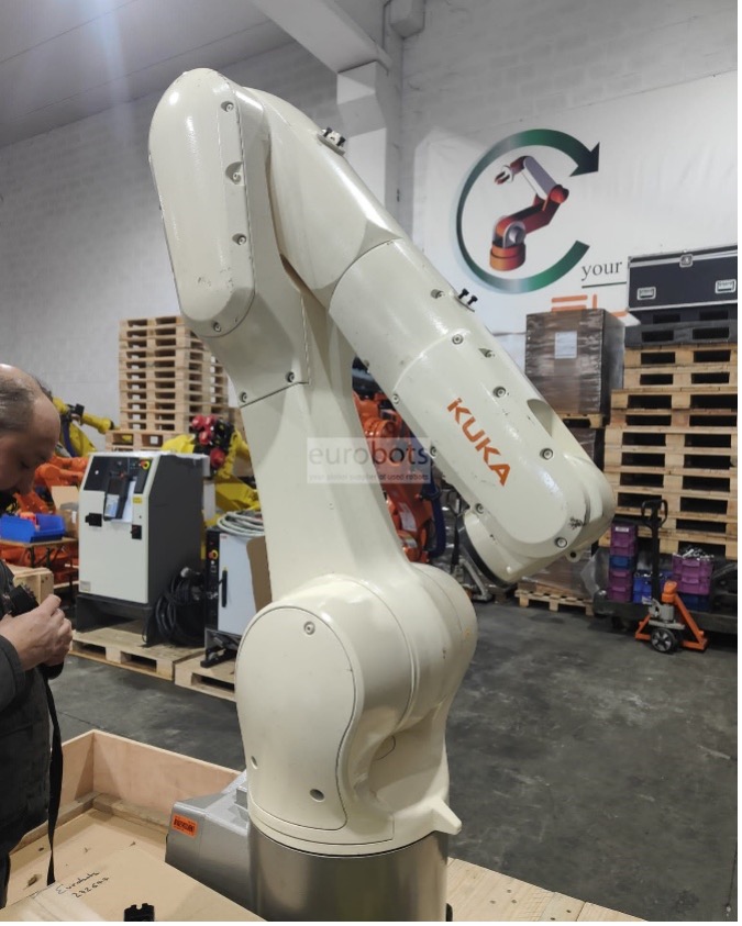 KUKA KR10 R1100 WITH KRC5 CONTROLLER: AN IDEAL CHOICE FOR LIGHT INDUSTRIAL APPLICATIONS ...