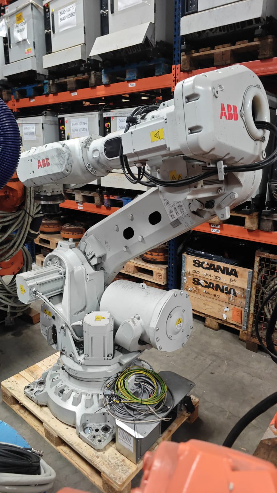 ONLINE INNOVATION: ABB PRESENTS ITS NEW GENERATION OF INDUSTRIAL ROBOTS ...